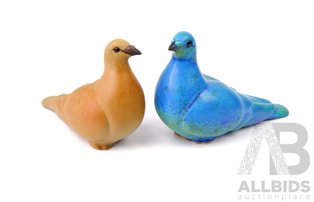 Pair of Ann Betts Stoneware Doves - Lot 1433857 | ALLBIDS