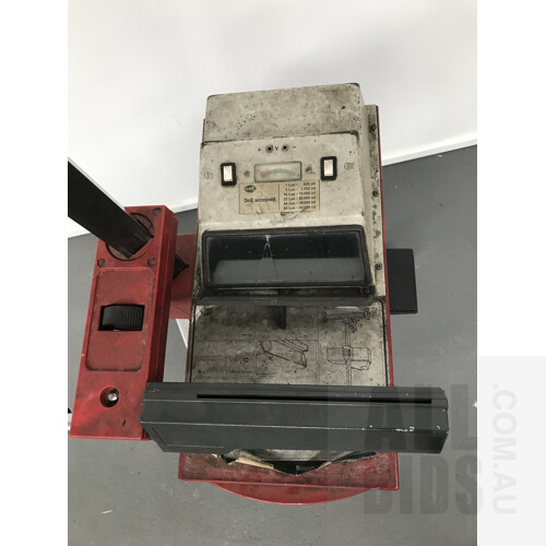 Hella Headlight Alignment Tool - Lot 1276169 | ALLBIDS