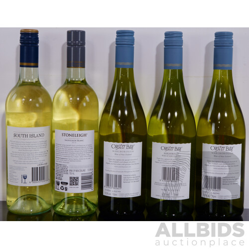 Six Bottles of White Wine Including - Lot 1398051 | ALLBIDS