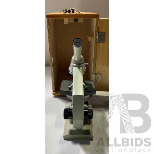 Vintage USSR Soviet Russian Microscope - Lot 1413546 | ALLBIDS