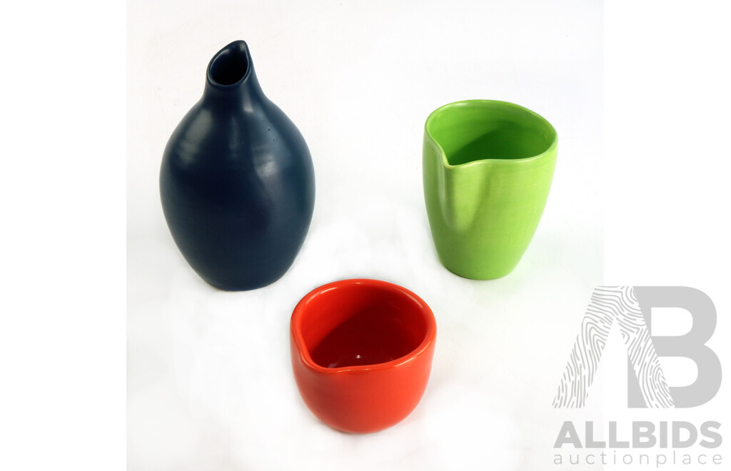 Canberra Bison Pottery Vase, Cup - Lot 1466128 | ALLBIDS