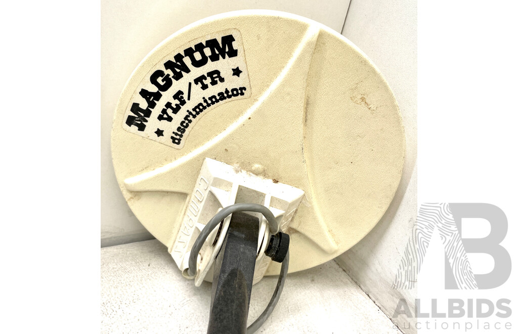 Vintage Compass Metal Coin Detector - Lot 1441209 | ALLBIDS