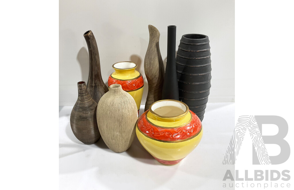 Selection of Ceramic Vases in Various - Lot 1444575 | ALLBIDS
