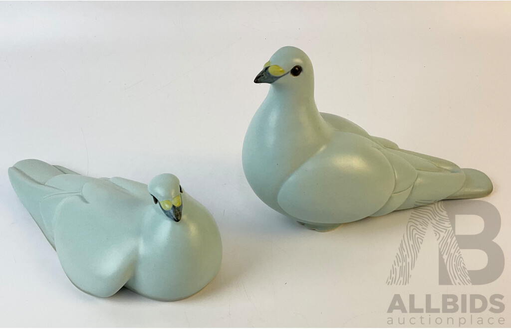 Two Ann Betts Ceramic Doves - Lot 1467653 | ALLBIDS