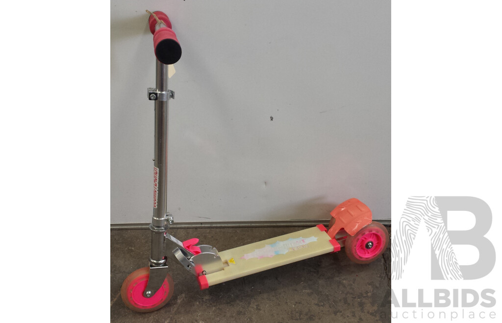 Cosmic Light Pink Flashes Children's - Lot 1461061 | ALLBIDS