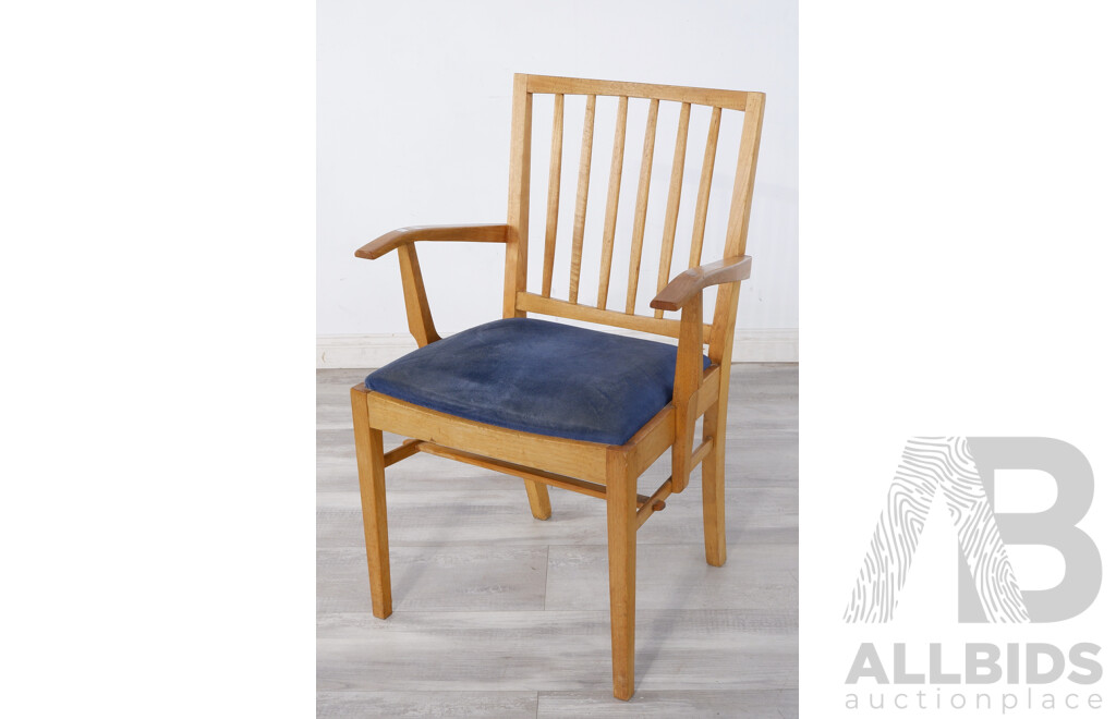 Oak Carver, Ex ANU by Fred Ward - Lot 1479040 | ALLBIDS