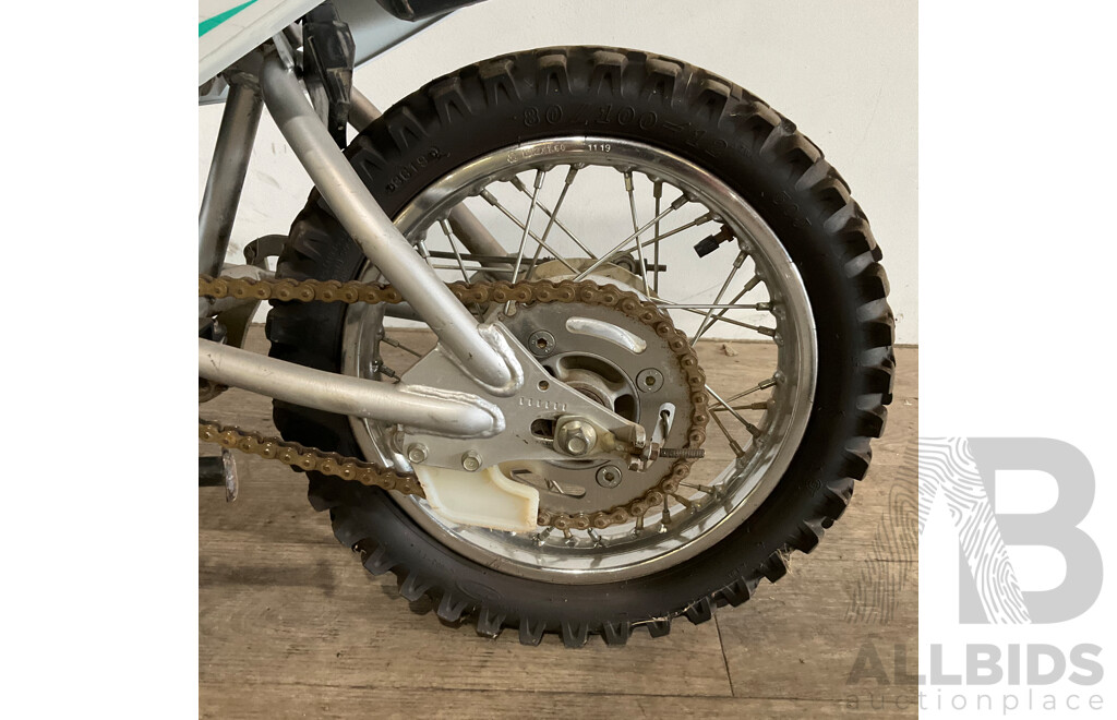 HONDA XR110 110cc Dirt Bike - Lot 1517775 | CARBIDS