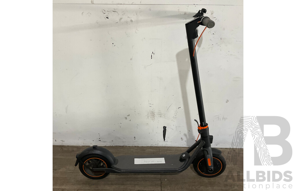 Segway-Ninebot F40A KickScooter - Lot 1533725 | ALLBIDS