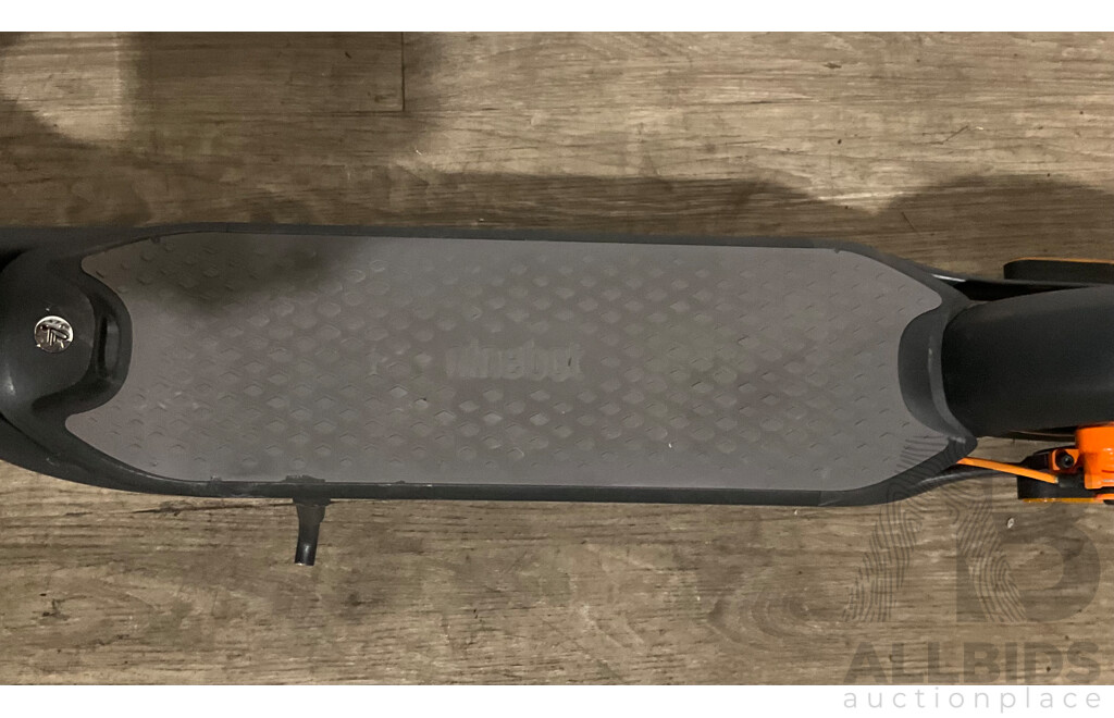 SEGWAY Ninebot Kickscooter F40A - Lot 1533733 | ALLBIDS
