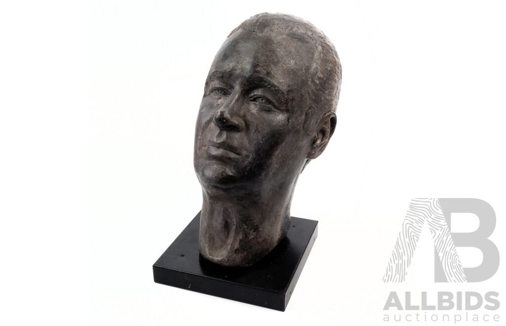 Bust of Derek Freeman Anthropologist, - Lot 1525538 | ALLBIDS