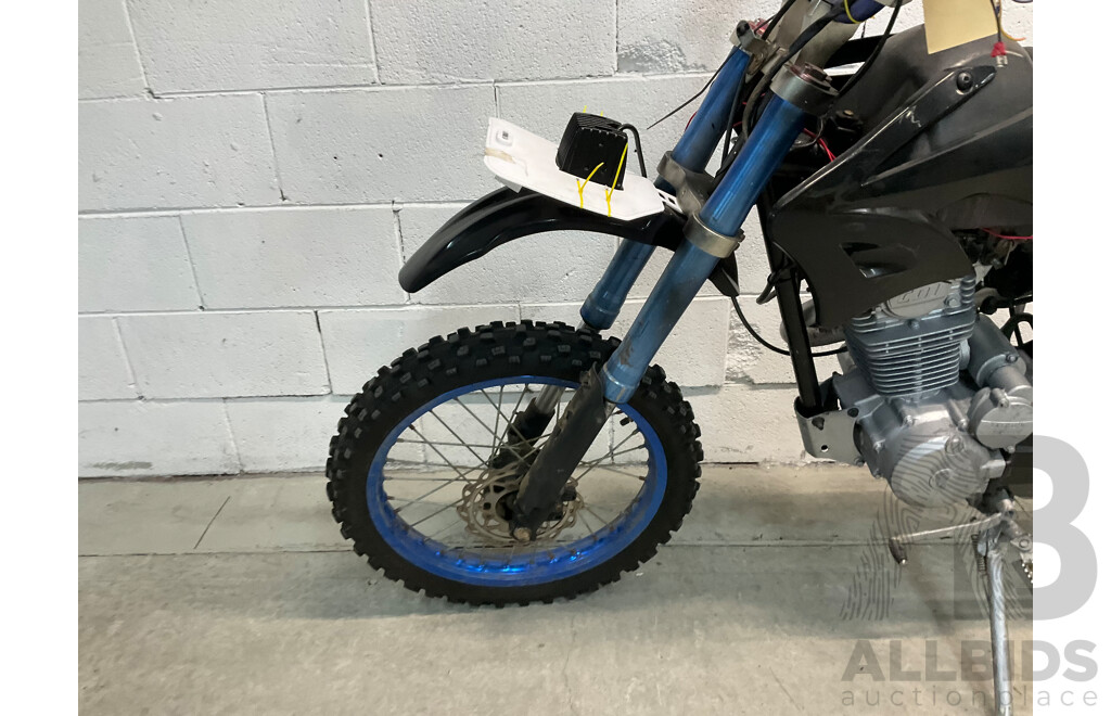 Tomik Dirt Bike - Lot 1552283 | CARBIDS