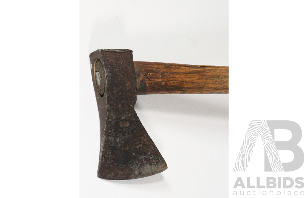 Vintage Long Handled Hatchet - Lot 1606434 | ALLBIDS