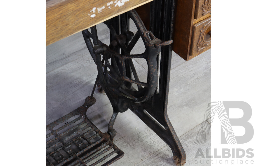 Singer Treadle Base Sewing Machine - Lot 1570259 | ALLBIDS