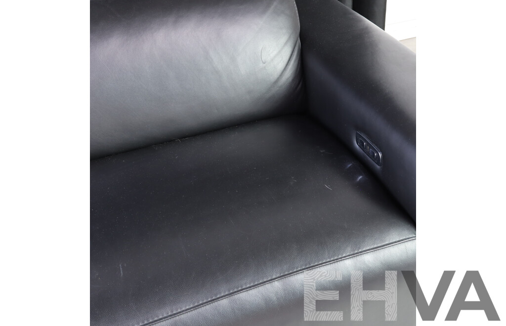 Linea Domo Leather Two Piece Sectional - Lot 1570176 | EHVA
