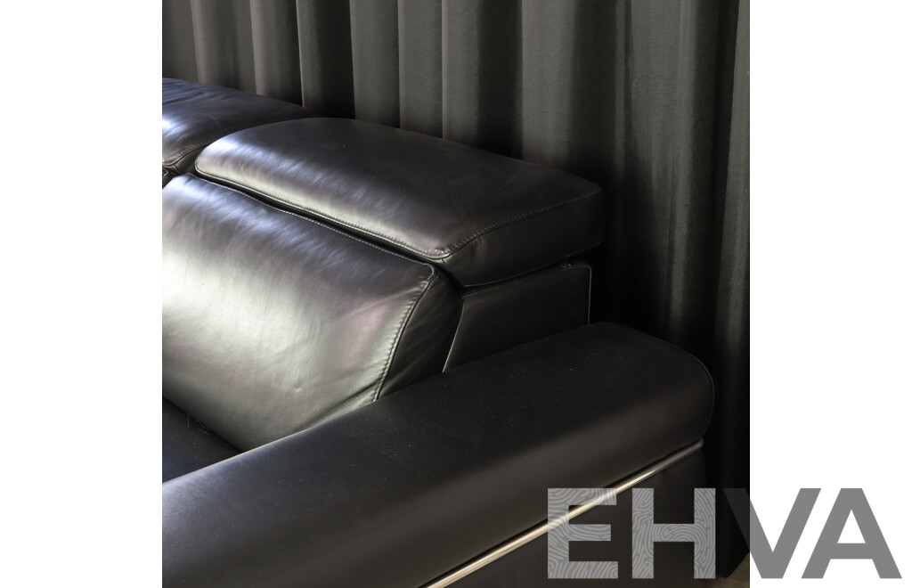 Linea Domo Leather Two Piece Sectional - Lot 1570176 | EHVA