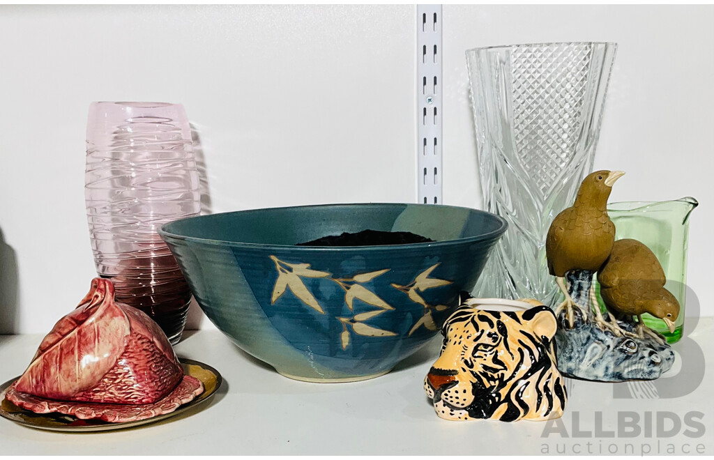 Collection Decorator Pieces Including - Lot 1585540 | ALLBIDS