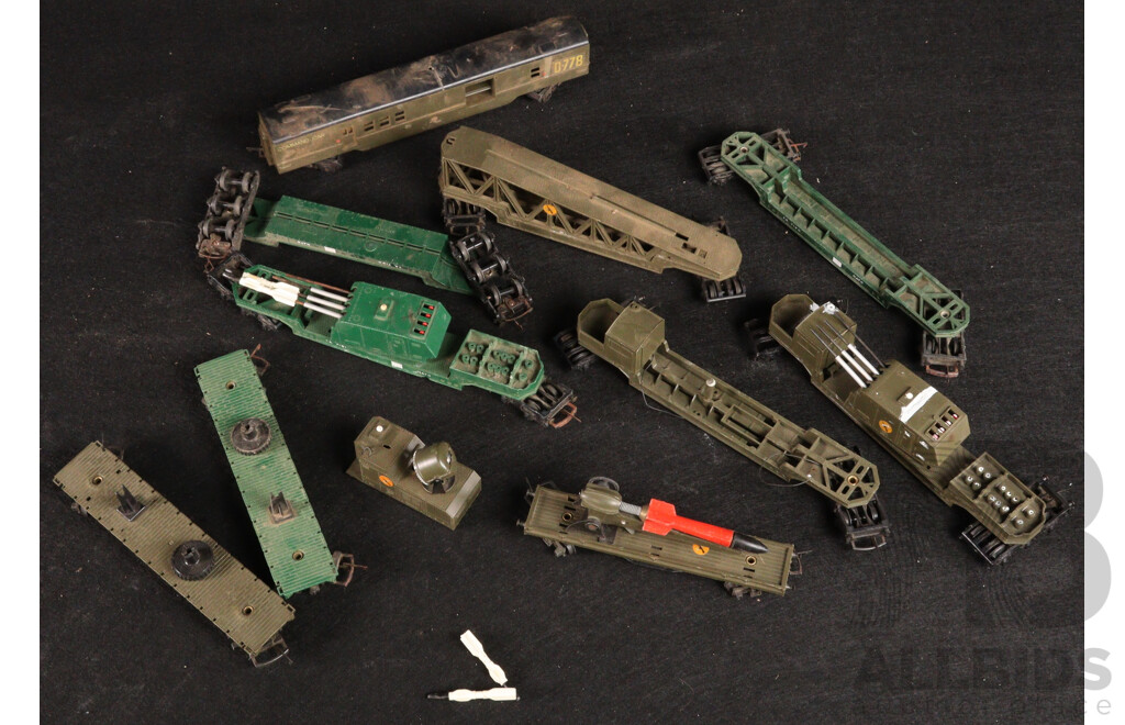 Vintage Tri-Ang OO Scale Army/NATO - Lot 1611994 | ALLBIDS