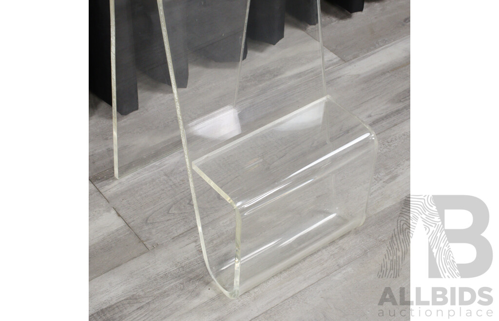 Magino Counter Stool by Karim Rashid - Lot 1612387 | ALLBIDS