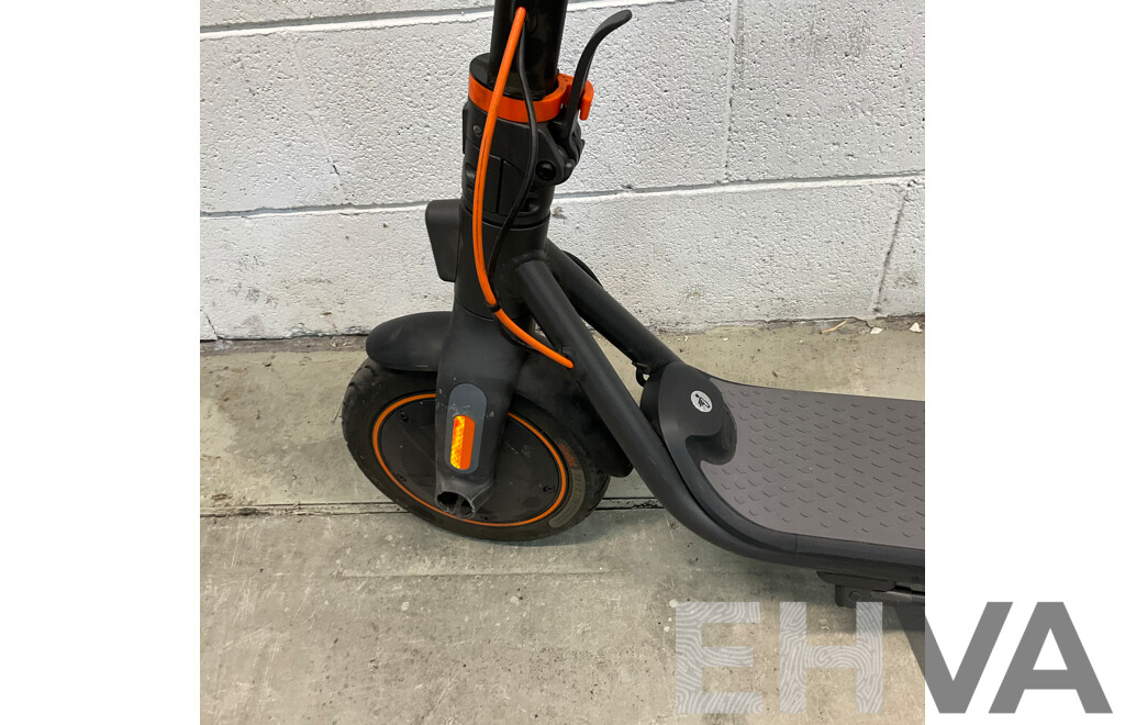 NINEBOT F40A KickScooter ORP $699.00 - Lot 1593559 | EHVA