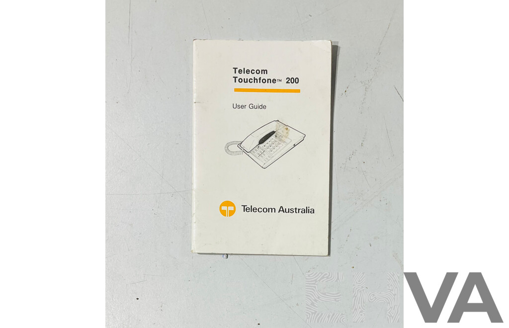 Retro Telecom Touchfone 200 Desk - Lot 1600384 | EHVA