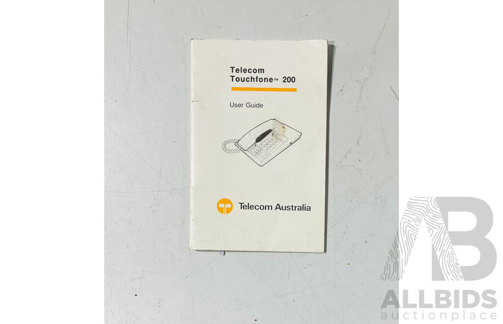 Retro Telecom Touchfone 200 Desk - Lot 1600384 | ALLBIDS