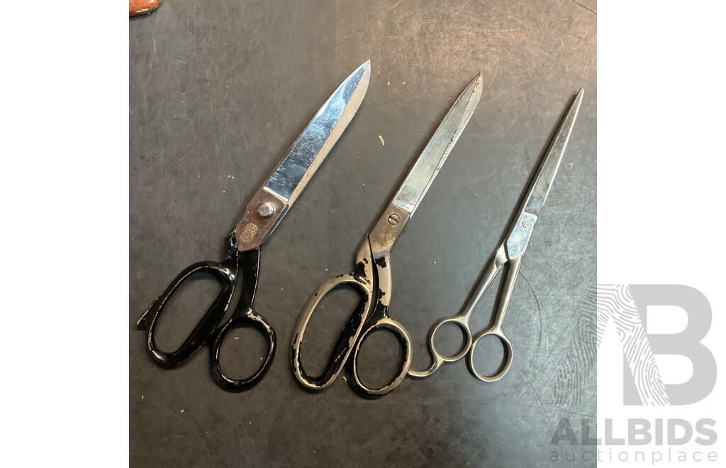 Vintage Sewing Scissors Included - Lot 1608849 | ALLBIDS