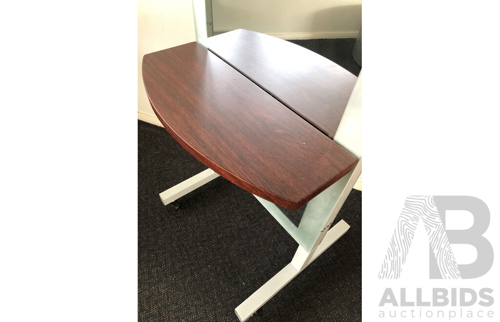 Dual Sided Mobile Salon Mirror - Lot 1606709 | ALLBIDS