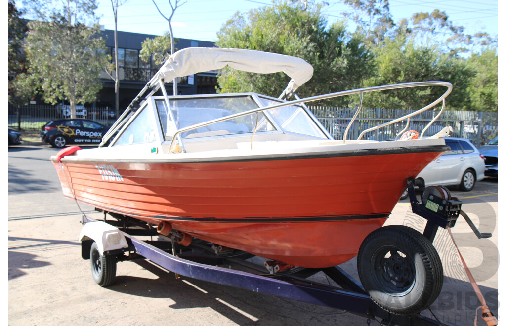 5m Fiberglass Runabout Boat with - Lot 1609271 | CARBIDS
