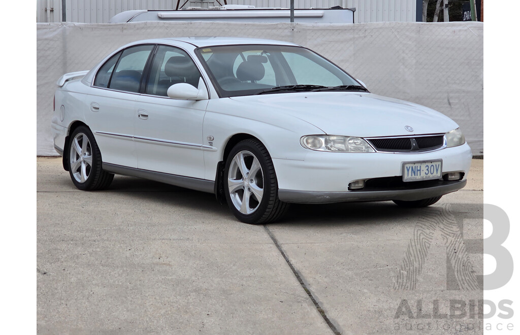 9/2000 Holden Calais VX 4d Sedan - Lot 1610262 | CARBIDS
