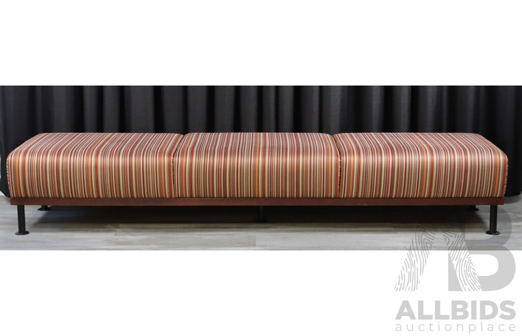Modern Upholstered Gallery Bench - Lot 1612405 | ALLBIDS