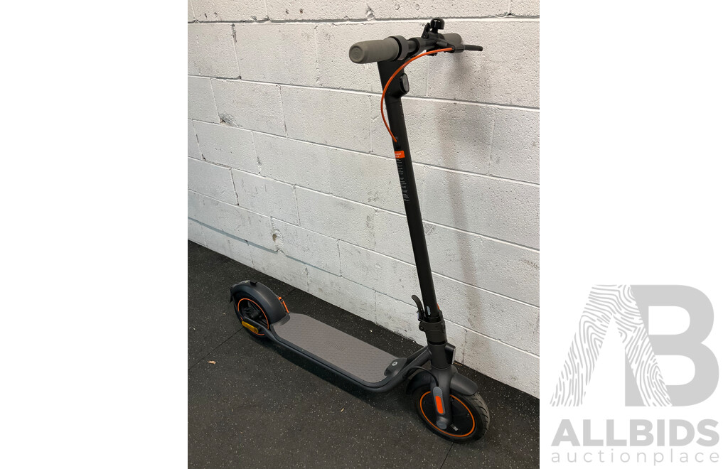 Segway Ninebot KickScooter F40A - Lot 1617674 | ALLBIDS
