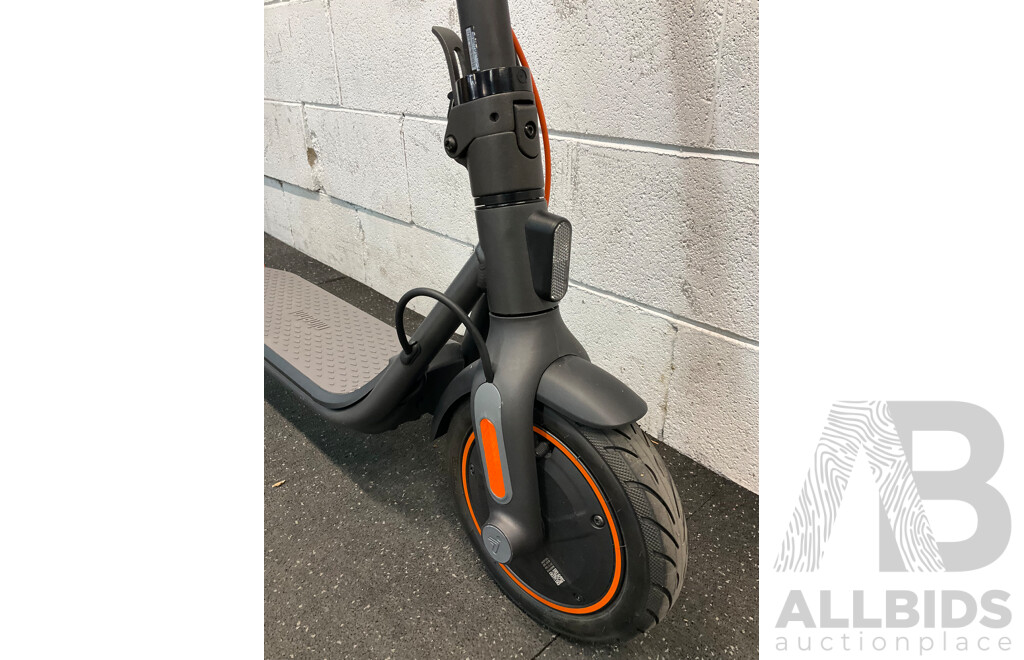 Segway Ninebot KickScooter F40A - Lot 1617674 | ALLBIDS