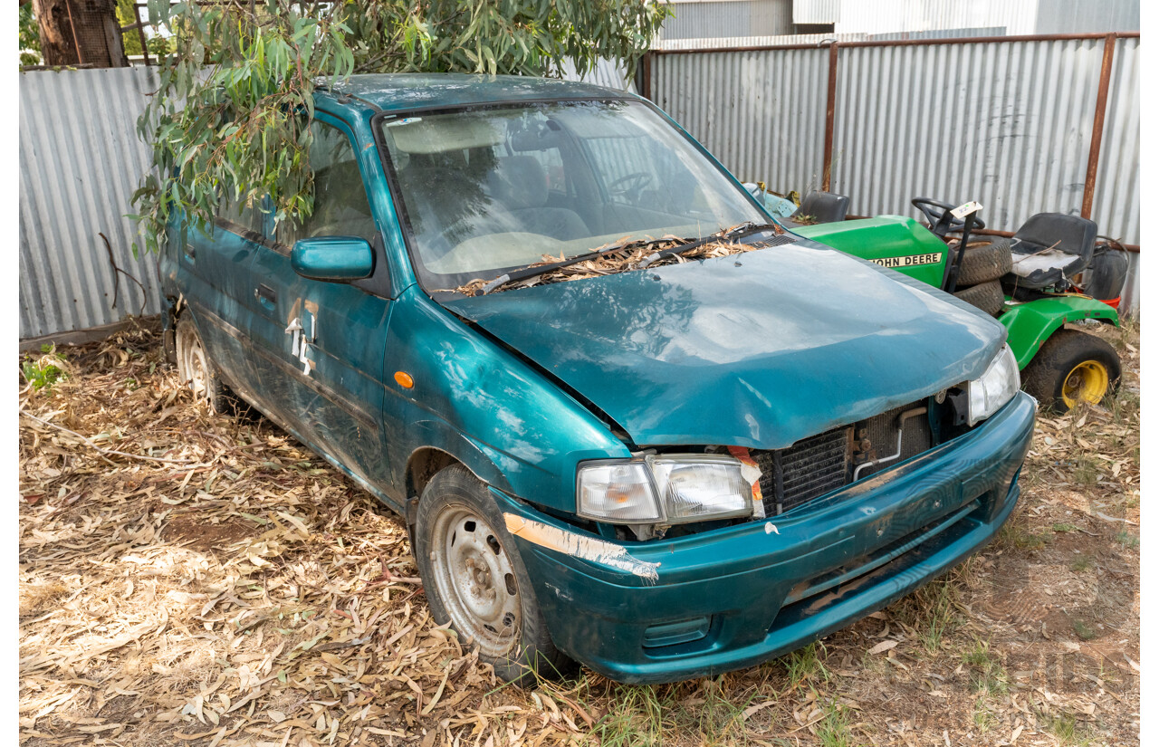 3/2000 Mazda 121 Metro 5d Hatchback - Lot 1645686 | CARBIDS