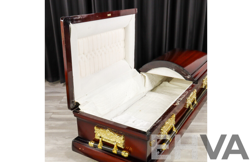 Mahogany Fabric Lined Coffin with - Lot 1633685 | EHVA