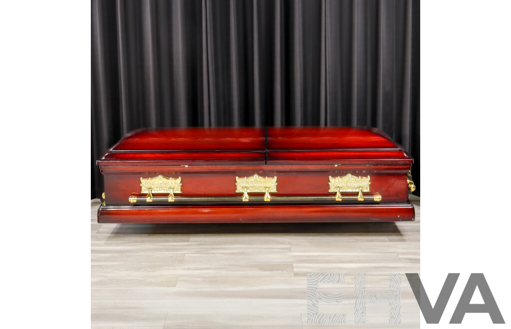 Mahogany Fabric Lined Coffin with - Lot 1633685 | EHVA
