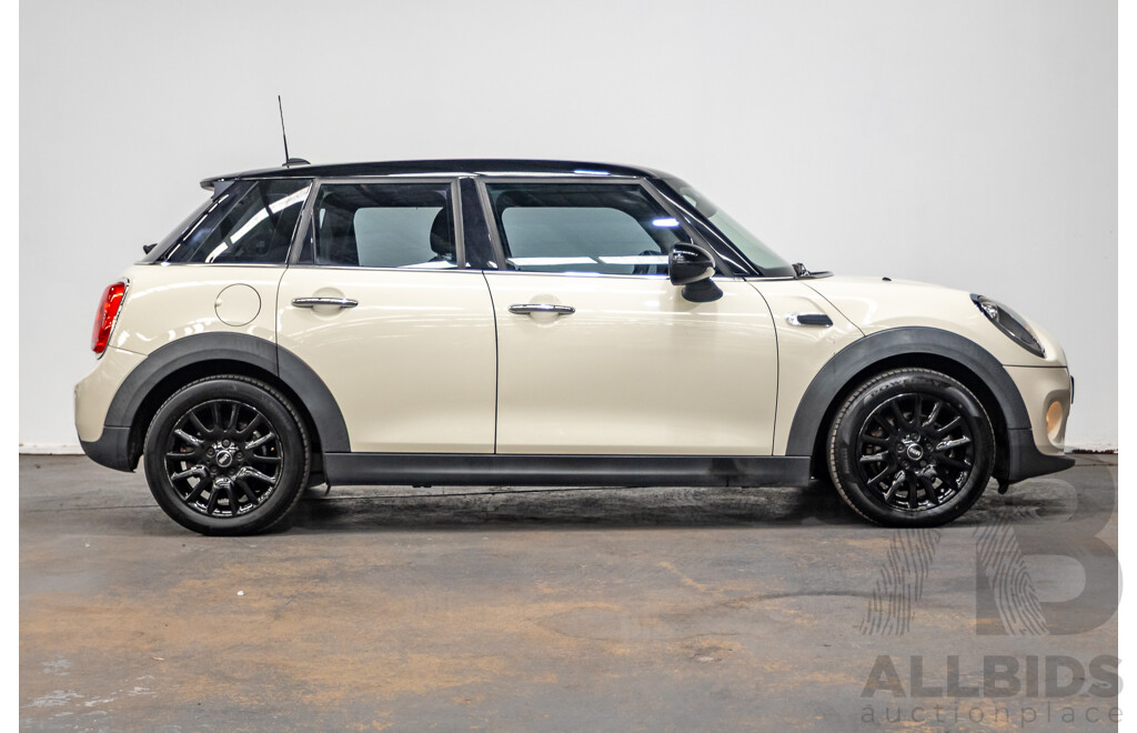 9/2015 Mini Cooper F55 5D Hatchback - Lot 1633607 | CARBIDS